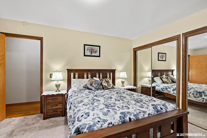 Joy's Sweet Home, Train  Room, A Queen Size Bed - Anchorage, AK