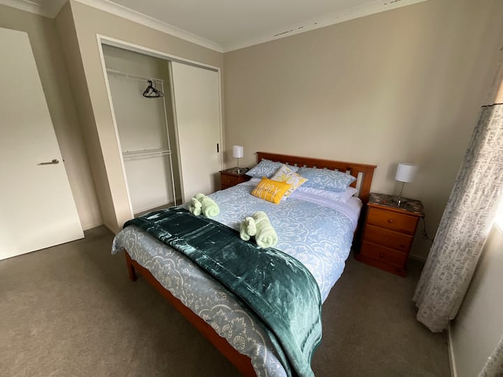 New Two B/room House Attached To House - Pukekohe Hill