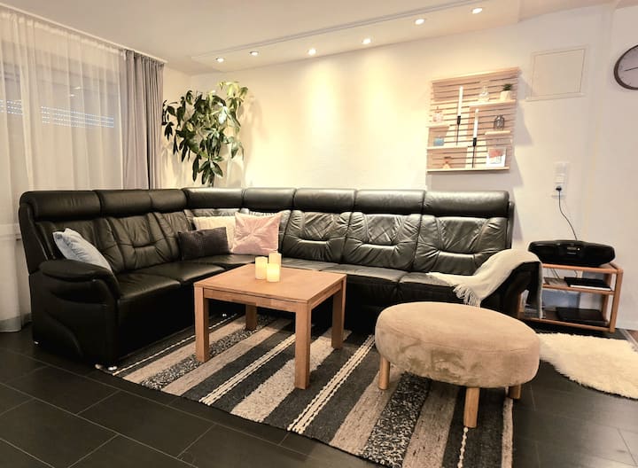 Große Schöne Fewo Mit Kl. Garten - Randersacker