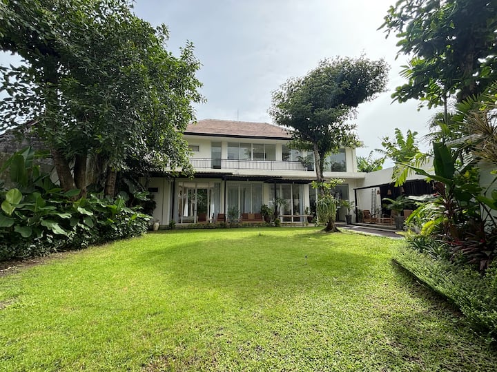 Big Villa & Pool 5 Mins To Beach - Bali