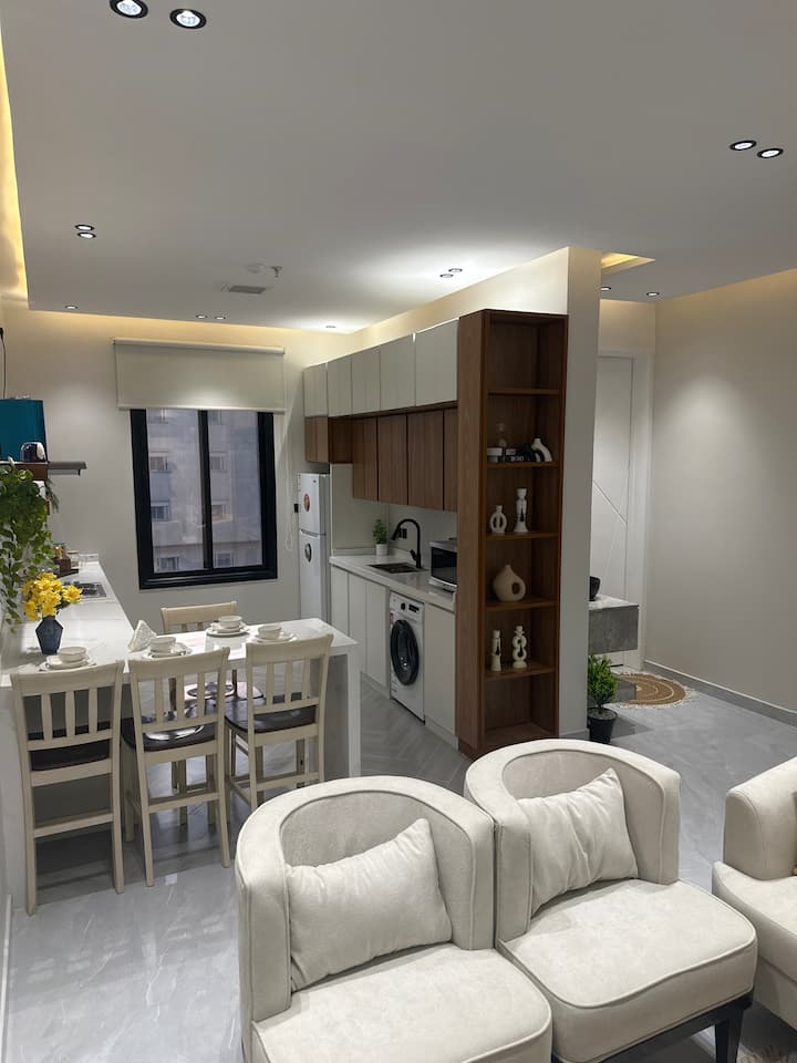 شقه مؤثثة
٢غرفه نوم (1ماستر) ٢ حمام ، مطبخ - Riyadh