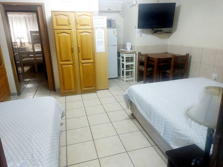Suite 2: 2 Bedroom 8 Sleeper - Durban