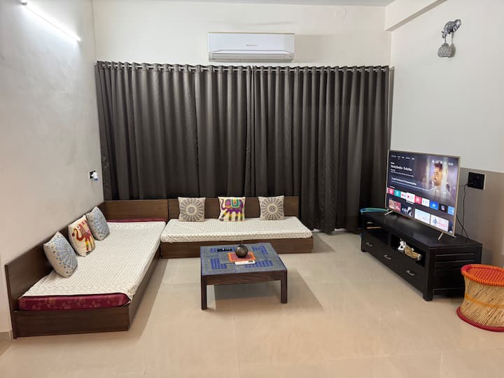 3 Bhk Apartment At Sindhu Bhavan Road - 