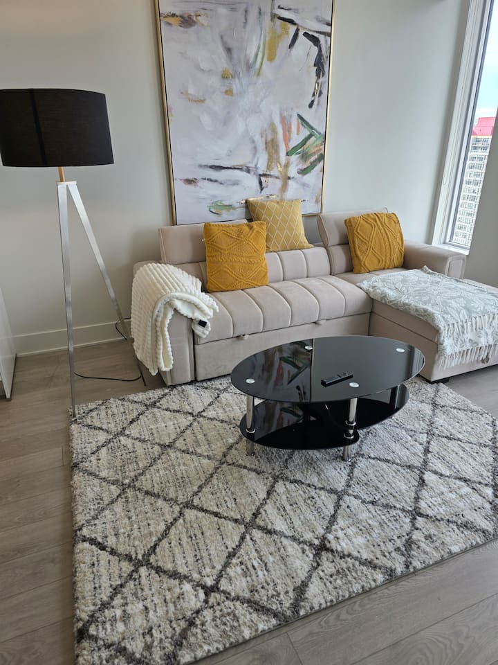 River & Sky View 1 Bed/den In Calgary Near Banff - Mount Royal University
