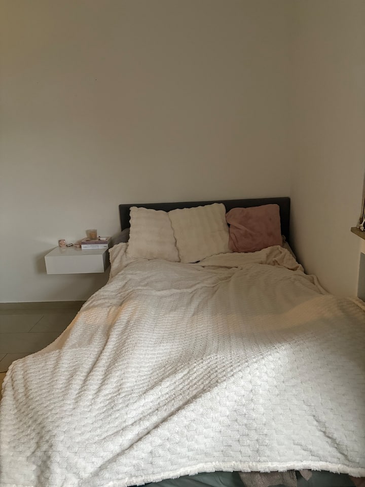 Charmante 1-zimmer-wohnung - Köln