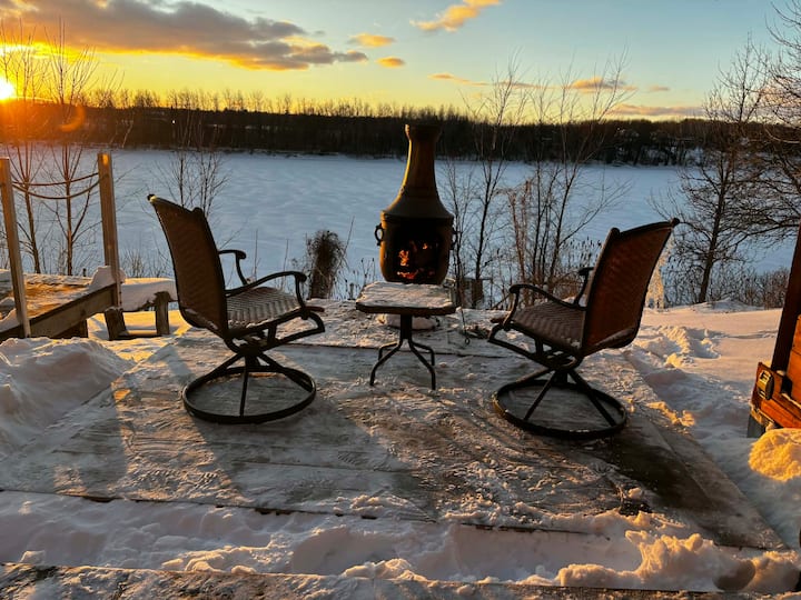 Gîte Chaleureux - Spa - Bord De L’eau - Expérience - Quebec