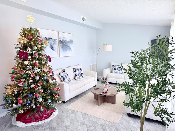 Family Home With Heated Pool In A Quiet Area - Stuart