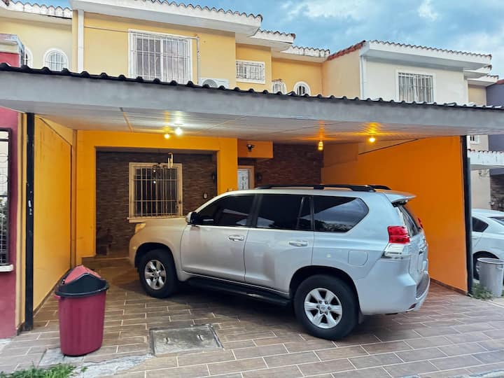 Villas Del Molino Casa Elegante - Santa Ana