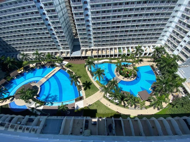 Adjoining Room 2units 2cr Same Floor Pool View - Manila