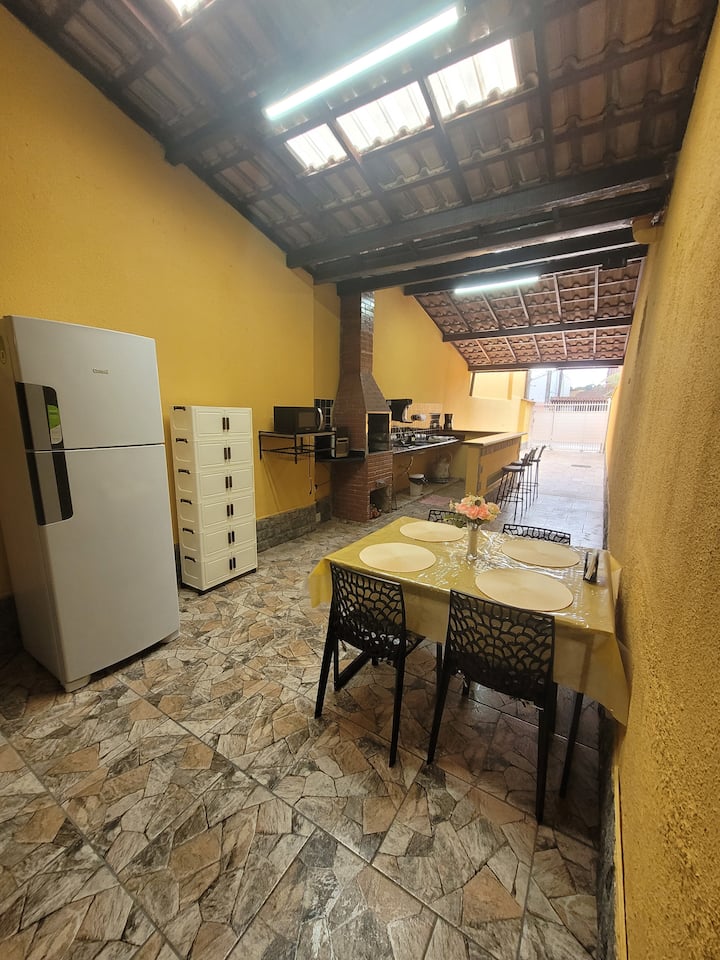Casa Duplex Com Churrasqueira à 850m Da Praia - Angra dos Reis