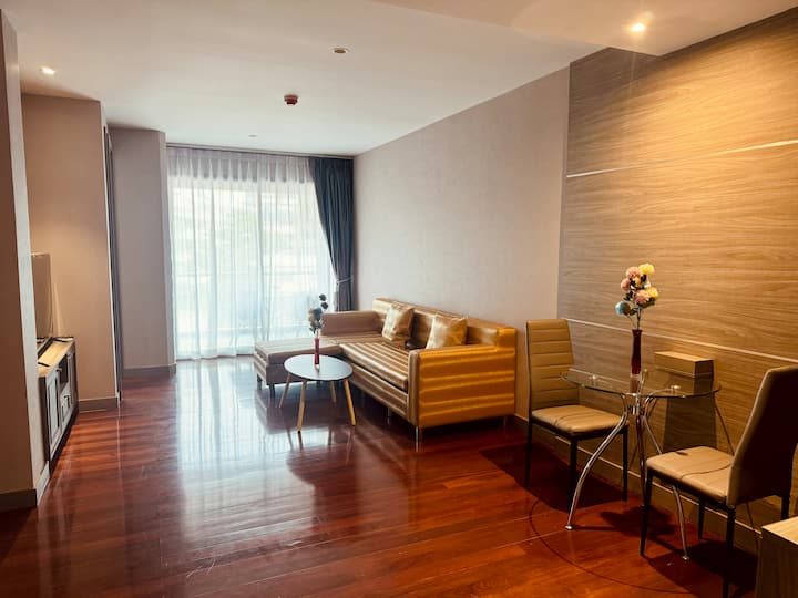 Saint Senate Room48 - Pattaya