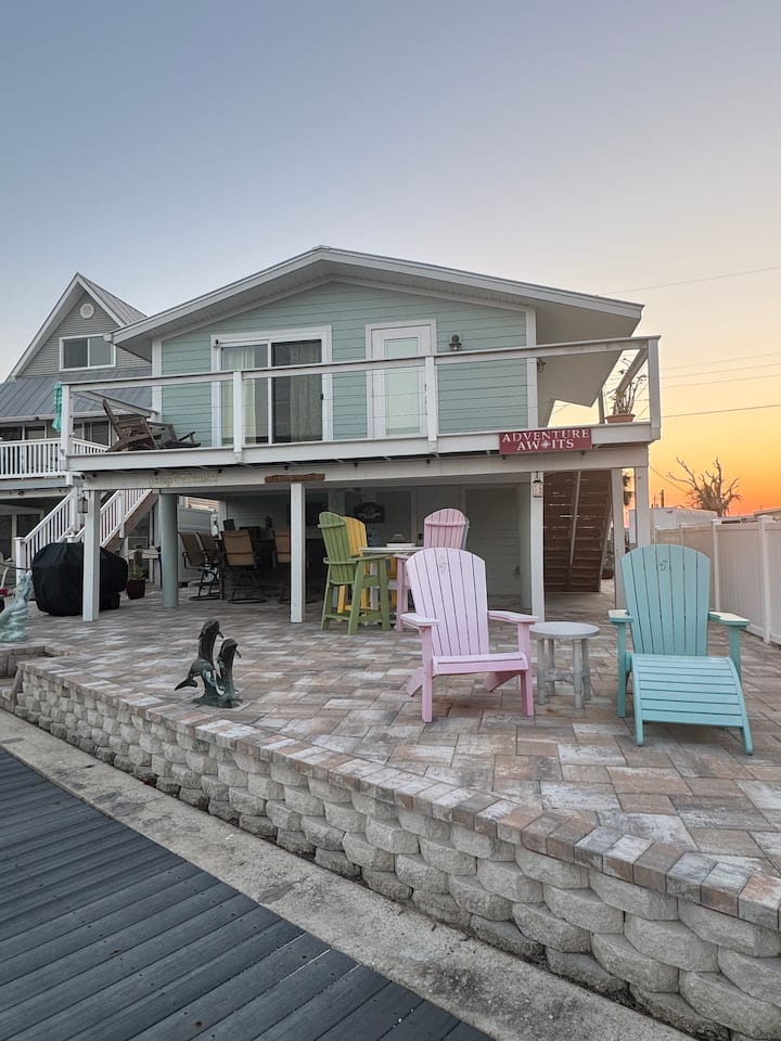 Cap't Jack's Waterfront Cottage - Fort Myers Beach, FL