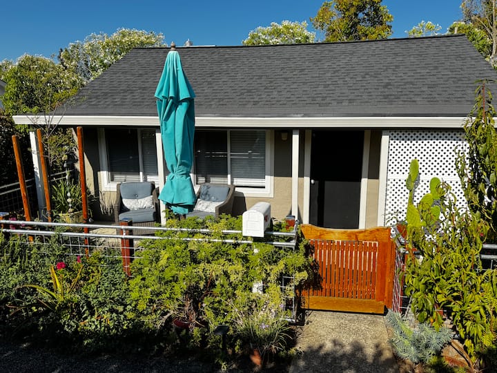 The Cottage - A Sweet Petaluma Hide-a-way - Napa Valley, CA