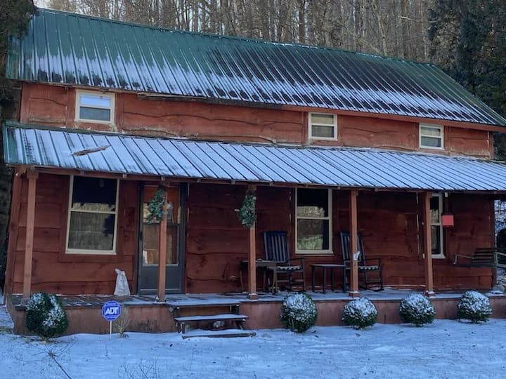Watauga's Oldest Cabin - Beech Mountain, NC