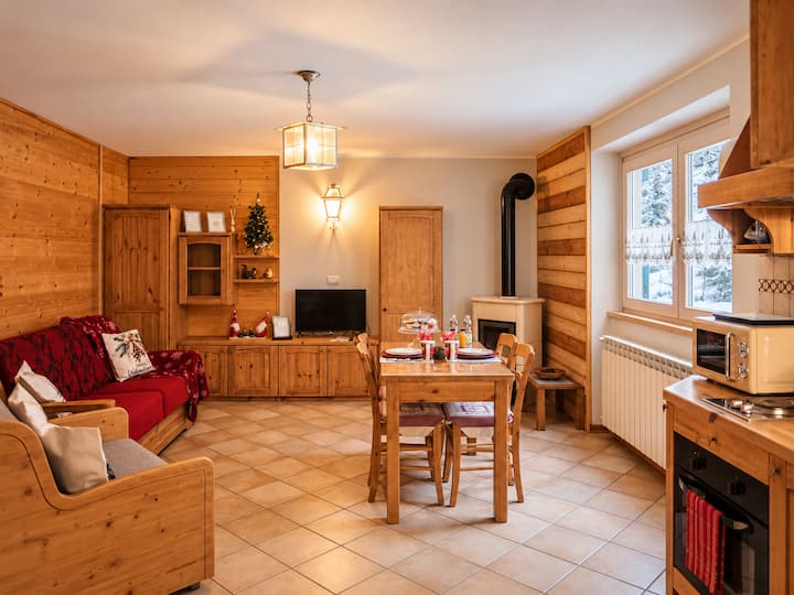 Monolocale Alpino Con Garage Privato E Wifi Veloce - Ponte di Legno