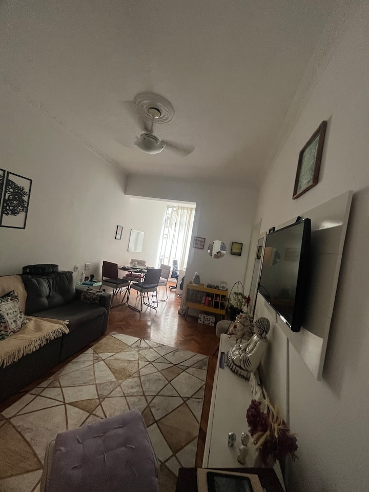 Apt Inteiro Em Rua Nobre De Copa - Rio de Janeiro