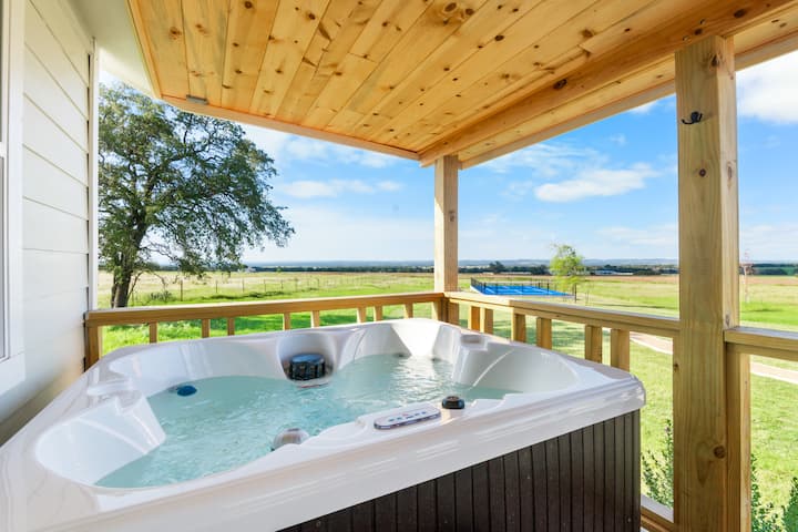 Hottub, Firepit, Pickleball, King Suite-wine Trail - Grape Creek Vineyards, Fredericksburg