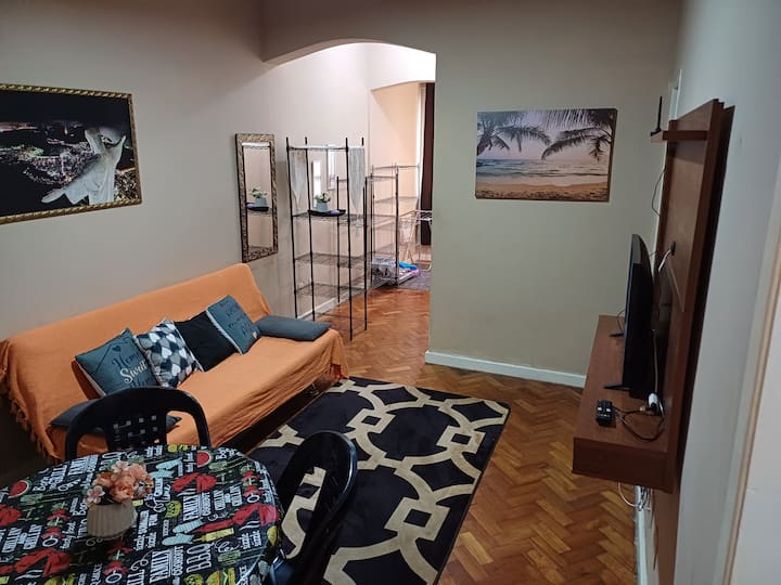 Apto Qto E Sala Copa Super Espaçoso Perto Praia - Rio de Janeiro