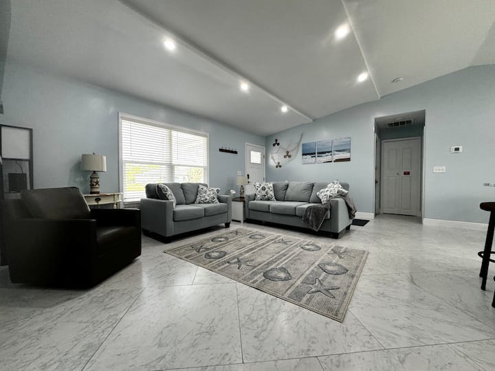 Scenic Fl Canal Home W New Hot Tub & Boat Parking - North Fort Myers