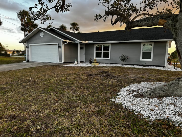Scenic Fl Canal Home W New Hot Tub & Boat Parking - Cape Coral, FL