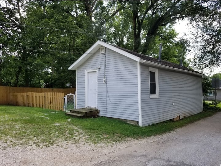 Cute Guesthouse Near Downtown - Springfield, MO