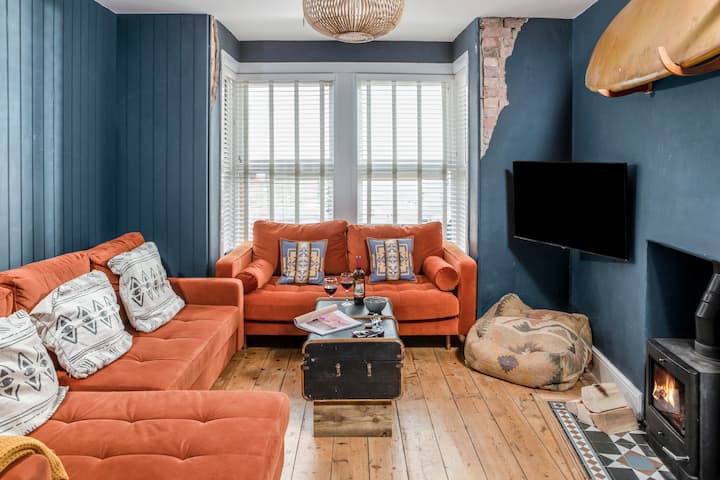 The Bunker House // Central Newquay // Parking - Fistral Beach