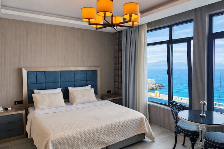 Denize Sıfır Açık Büfe Kahvaltılı Deluxe Oda - Mudanya