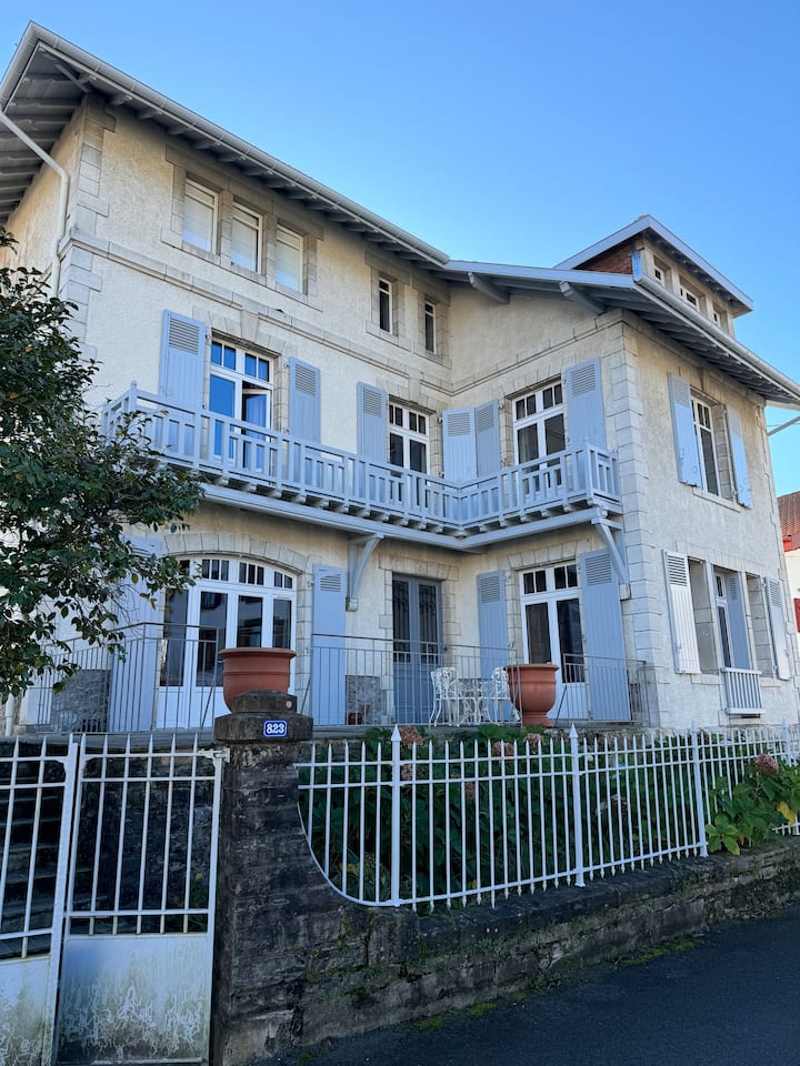 Appartement Art Deco Privatisé - Saint-Étienne-de-Baïgorry