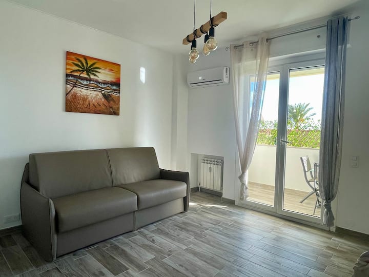 Beach Side Cozy Studio Flat - Menton