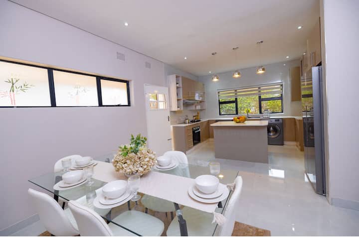 Ridgeway (Solar Back Up And Water Netflix Wifi) - Harare