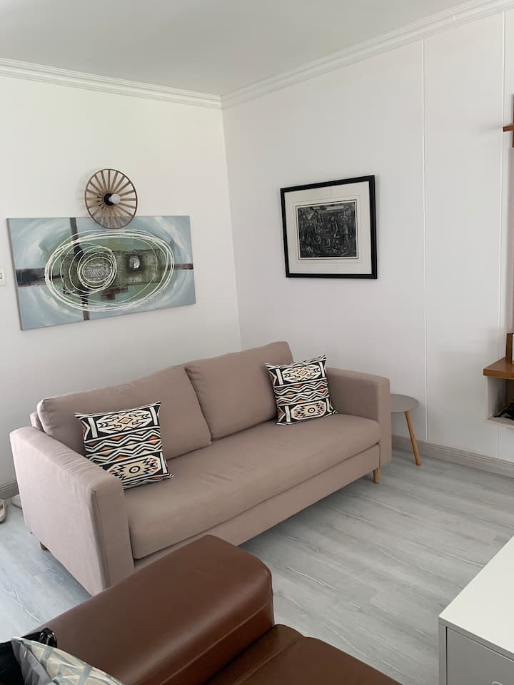 A Lovely Home In Hyde Park - Johannesburg