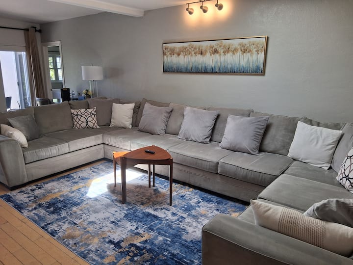 Elite Coastal Area Cozy Home / 3 Bd + 3 Ba + View - San Diego, CA