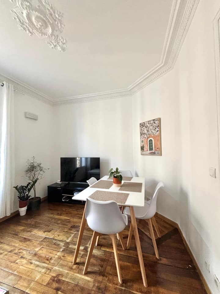 L’échappée - Cosy Stay With Skyline Vibes - ibis Styles Puteaux Paris La Defense