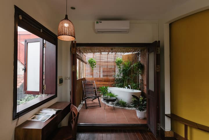 Jacuzzi/city View/full Sunshine/cozy/nature/center - Hanoi