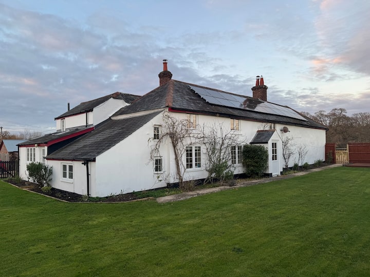 New Close Farmhouse - Ringwood