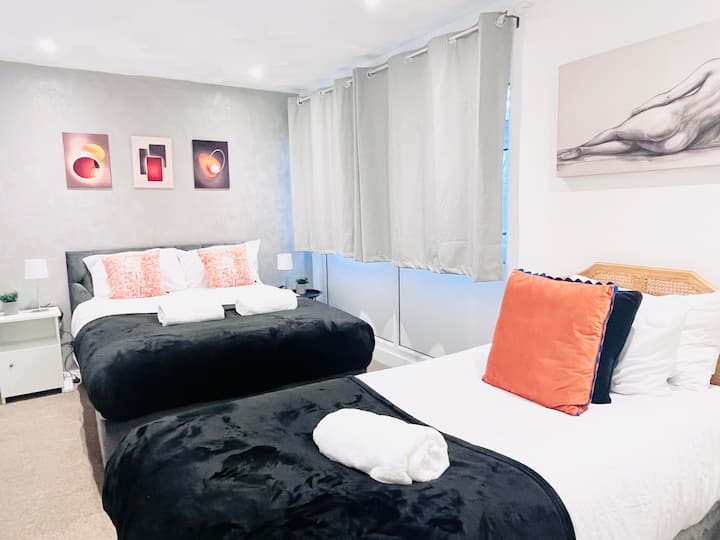 Cathedral City Centre Home With Onsite Parking - Canterbury