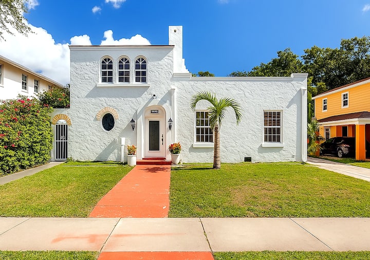 Cruise Port Nearby: Sleeps 12, 4 Cars, Pool Table - Miami