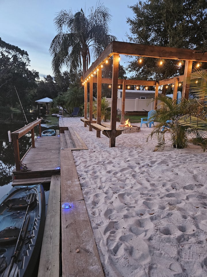 Enjoy Pool, Billiards, Sauna, Access To The Lake - Lake Placid, FL