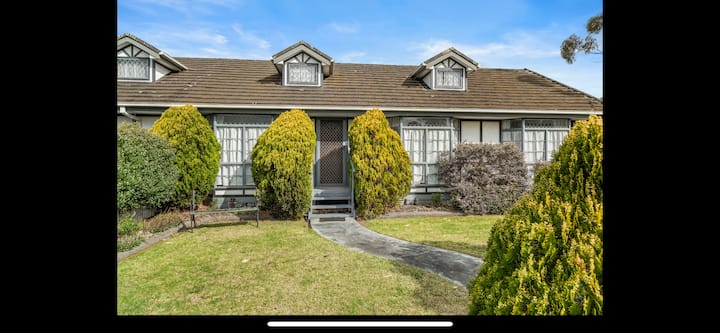 Private Cowes Cottage For 6 - Walk To Beach & Town - Phillip Island