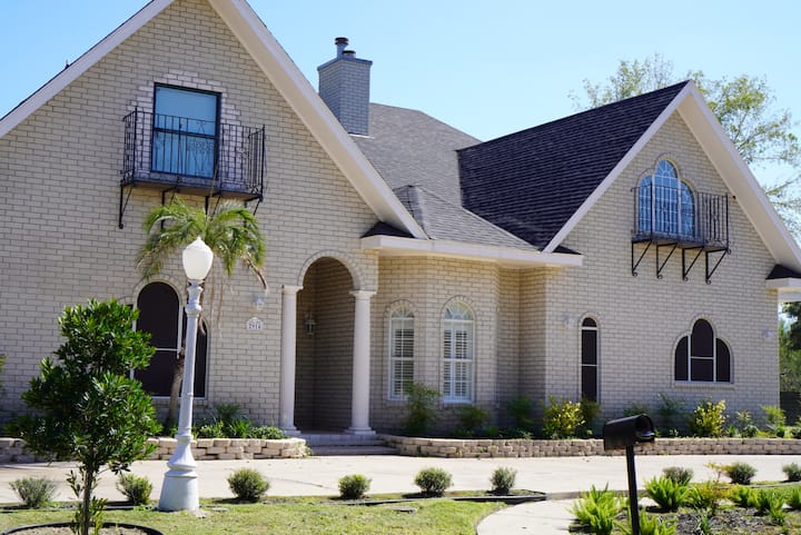 Private 1st Fl Duplex-heated Spa-guests Upstairs - Edinburg, TX