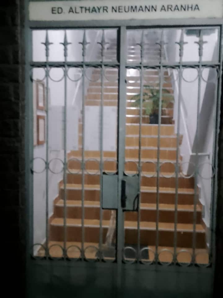 Apartamento Com Garagem - Petrópolis