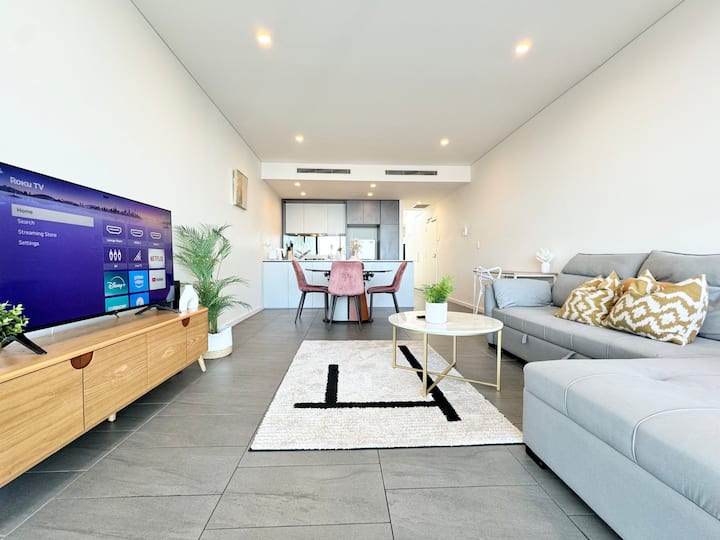 Oversized Stylish Apartment With Stunning Cbd View - Camperdown