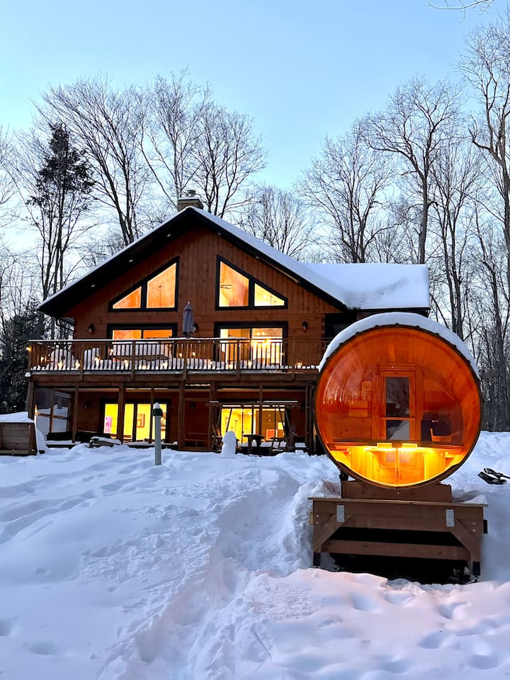 Villa Sofia-hot Tub & Outdoor Sauna-family Chalet - Laurentides