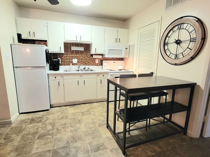 Comfy Cozy Condo - Lima, OH