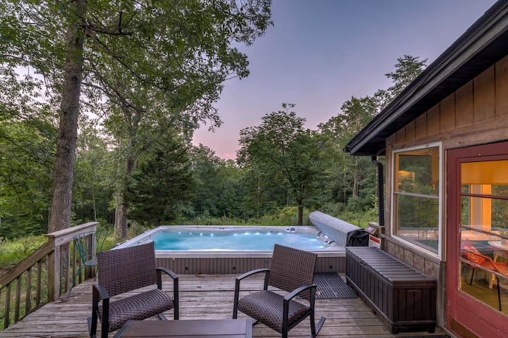 Heated Swim Spa | 5 Private Acres Near Nashville - Brown County, IN