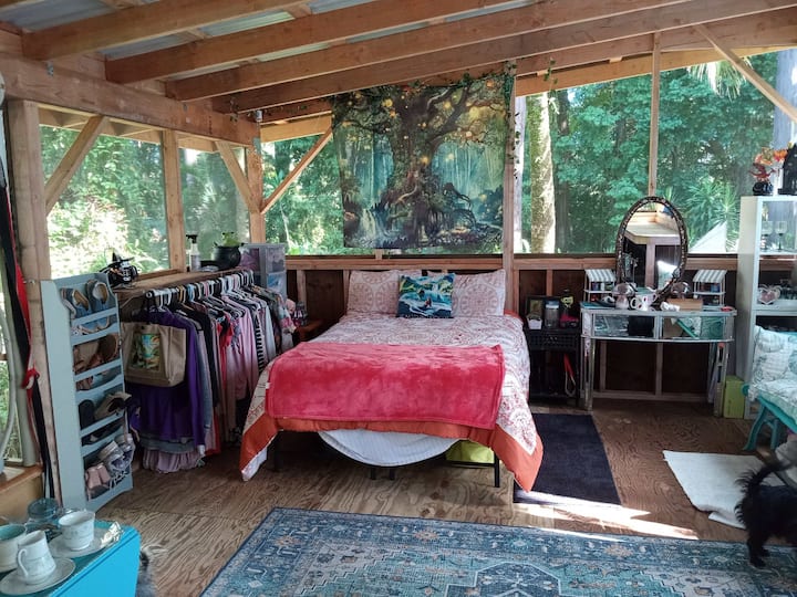 Healing Hut - Pahoa, HI