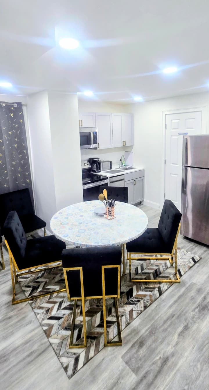 New•stylish Retreat• 5-min Walk To Falls & Casino - Niagara Falls, NY