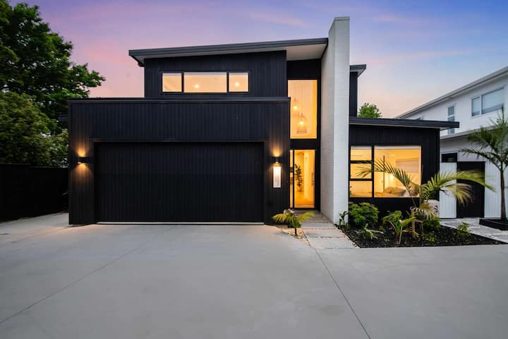 Family Gem In Pakuranga Heights - Waiheke Island