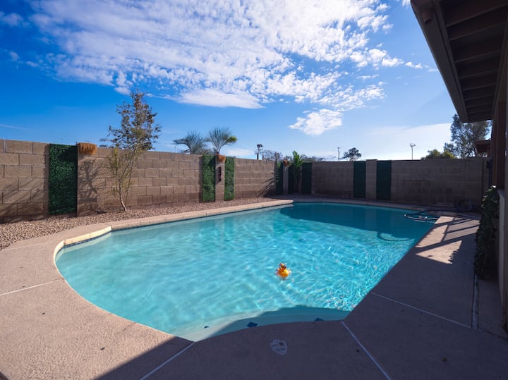 Sun-kissed Blissful Oasis In Glendale Pool, Garage - Glendale, AZ