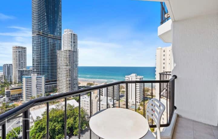 Ocean Views, Beach Views - Surfers Paradise